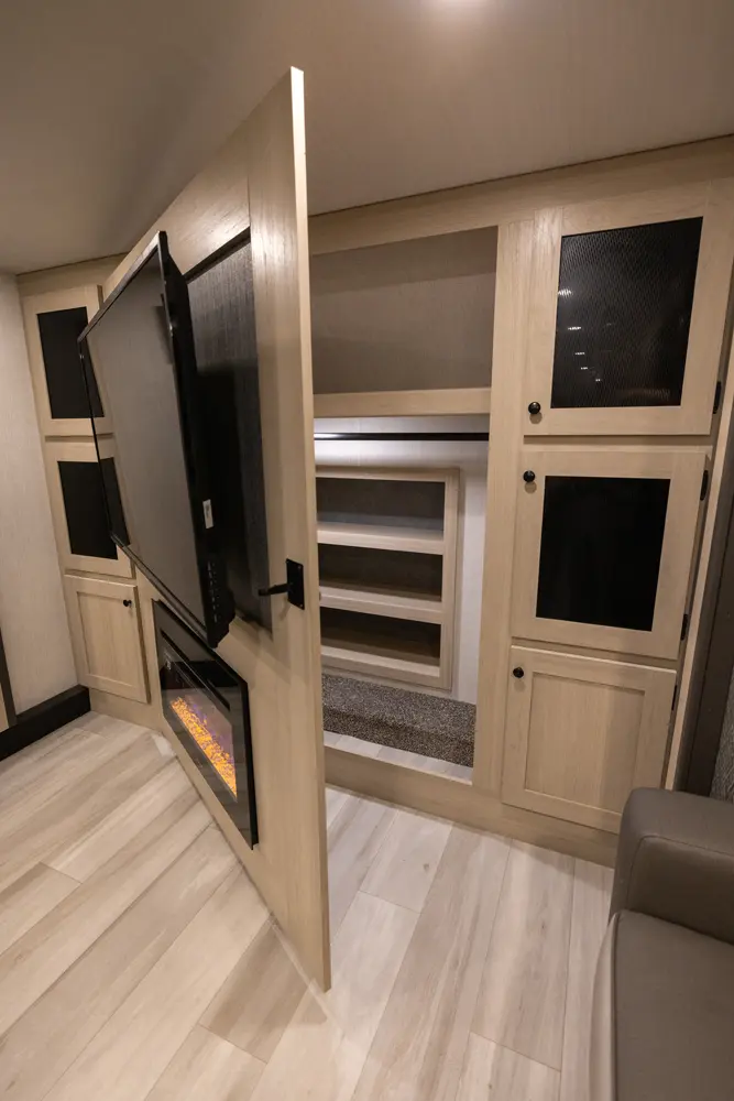 Cardinal Fifth Wheels - Forest River RV