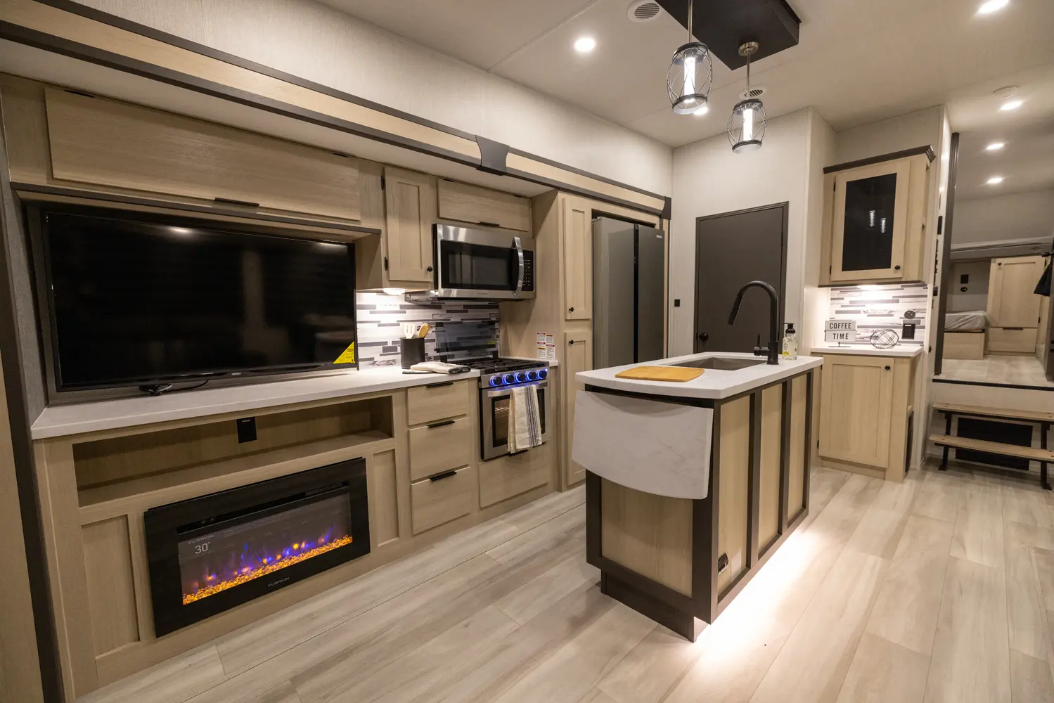 Cardinal Fifth Wheels - Forest River RV